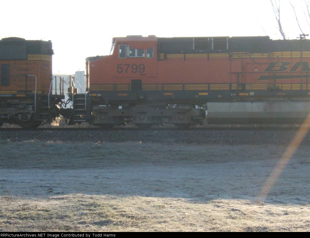 BNSF 5799